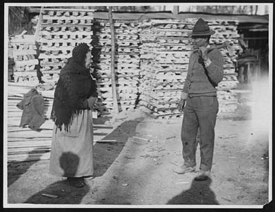 (88) D.792 - Axeman yarning with a Frenchwoman - Allies > French ...