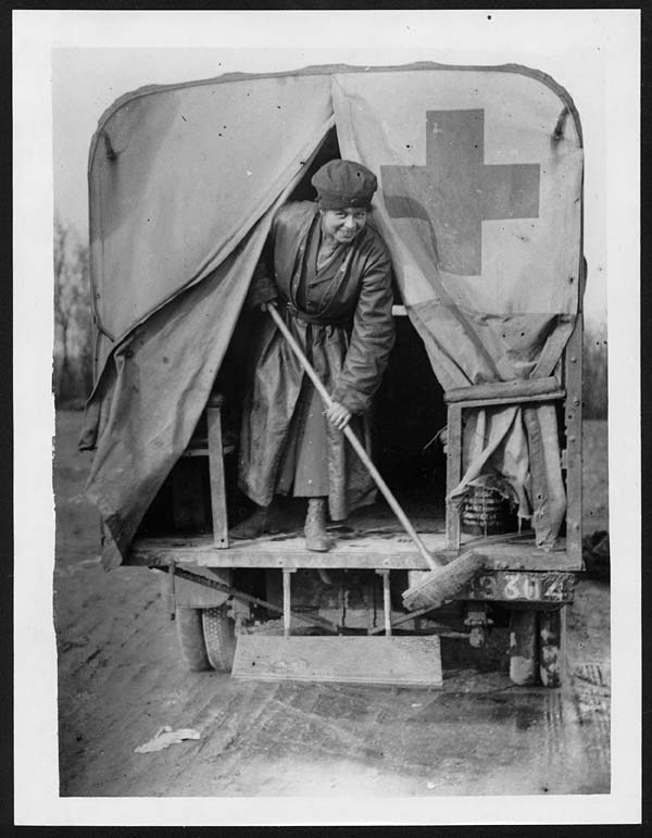 (26) Box 27/29 - Member of the First Aid Nursing Yeomanry cleaning ...